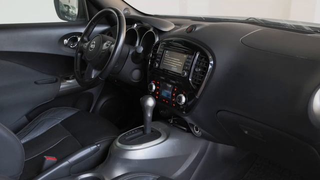 Автомобиль Nissan Juke в автосалоне Комфорт Авто в Симферополе (6257)