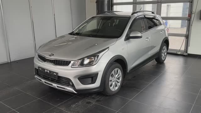 Автомобиль Kia Rio X-Line в автосалоне Аврора в Ростове-на-Дону (1670)