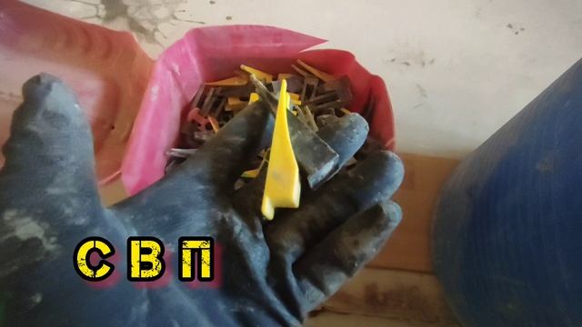 как клеить плитку на НЕРОВНЫЙ ПОЛ 🧐😉🤷