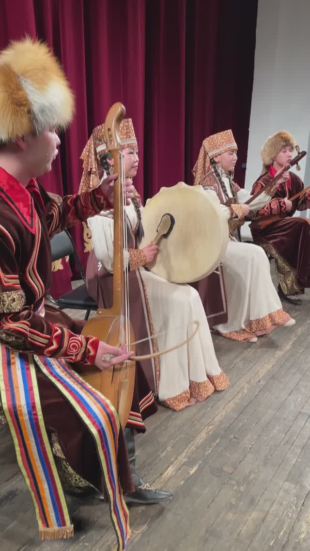 Хакасский народный ансамбль "Жарки"