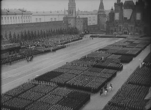 Парад Победы 1945 года (черно-белый фильм)