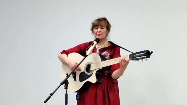 37) Творческий вечер Алексея Морозова (ст. А. Морозова, муз. Е. Малыгиной "Закат над городом").