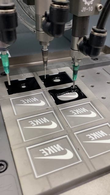 Шеврон из ПВХ с логотипом Nike