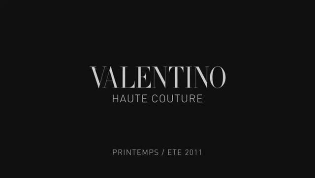 Показ женской коллекции Valentino весна-лето 2011