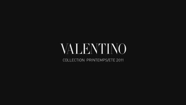 Показ женской коллекции Valentino весна-лето 2011