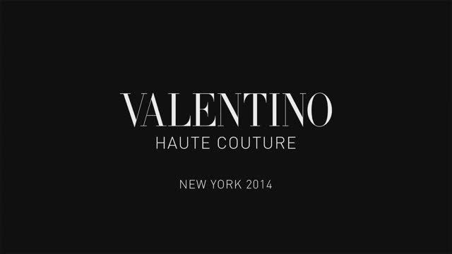 Показ женской коллекции Valentino весна-лето 2023
