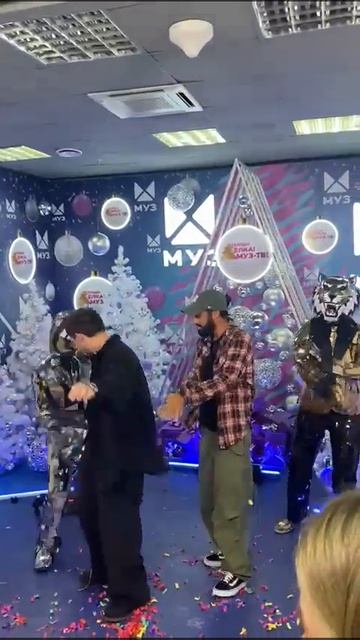Новогодняя «Главная сцена» на МУЗ-ТВ — артисты Go Show в кадре