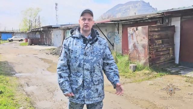 Владимир Колокольцев наградил полицейского из СКФО за помощь человеку во время пожара