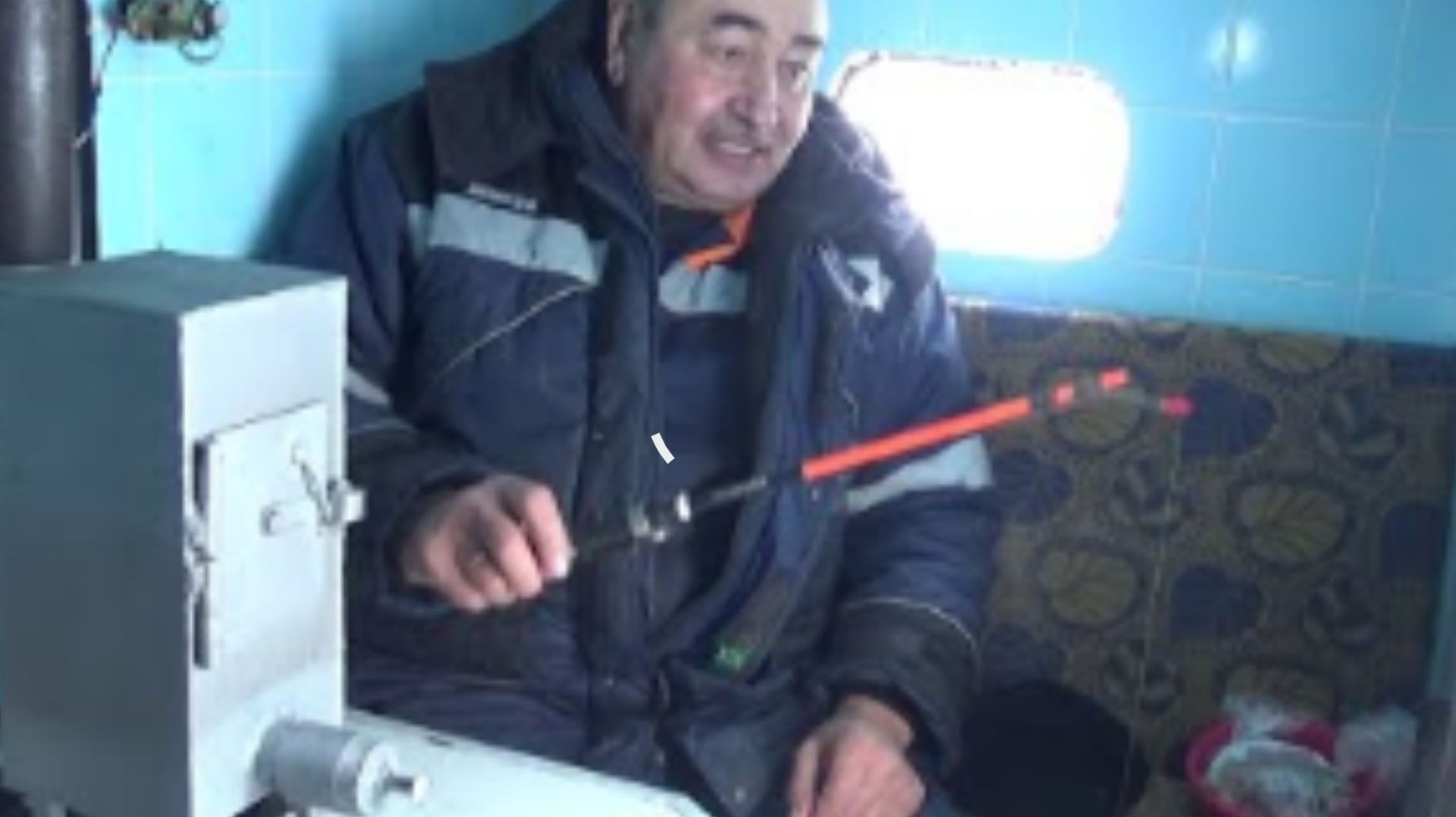 Ловим рыбу с вездехода