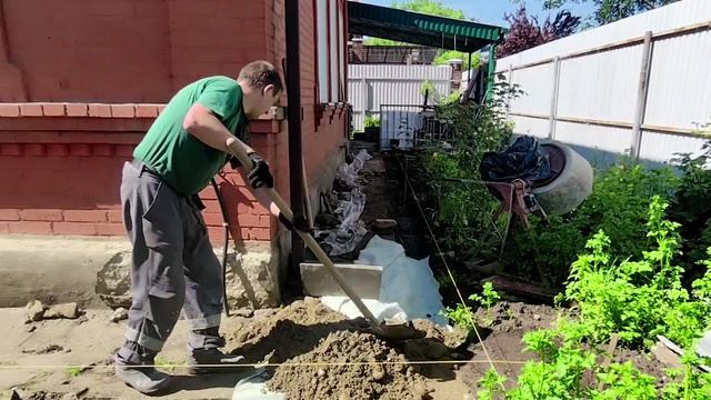 №78 Сделал сегодня мало. Начинаем отсыпку грунта под бордюры