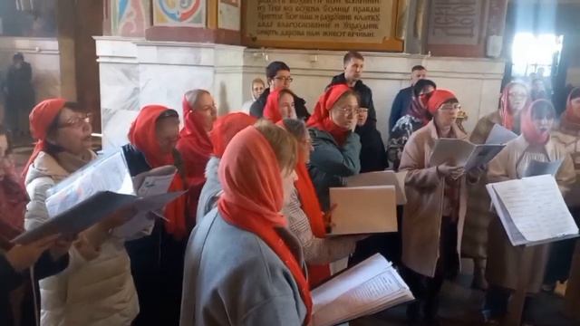 Чудесный церковный хор в монастыре святого Николая. Очень интересный видос.