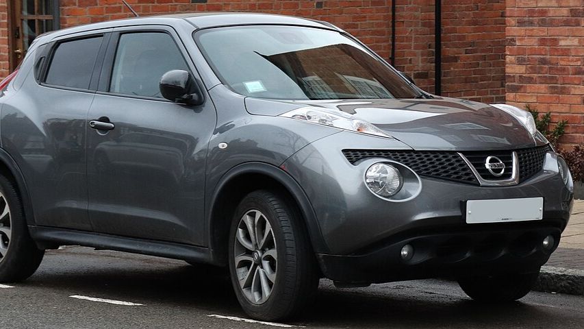 Nissan Juke, замена крыльев.