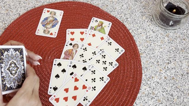 Крестовый король и червонная дама. Гадание на игральных картах