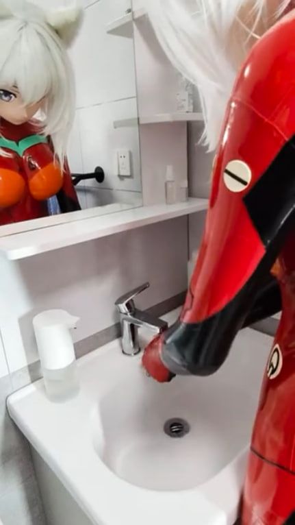 ASMR Mini. Тщательно мойте руки перед едой.) #latex #kigurumi #kigurumimask
