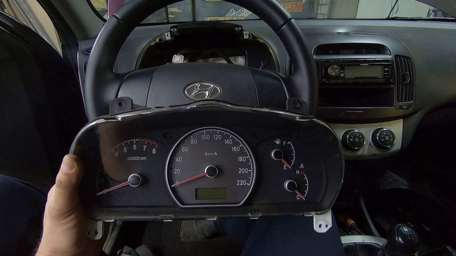 Снятие панели приборов Hyundai Elantra HD