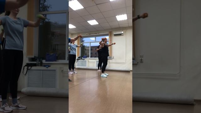 Силовая тренировка с Гантелями по 2 кг.!