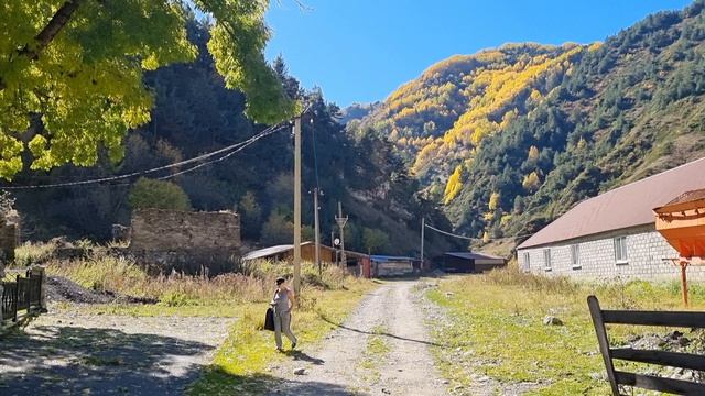 Терек. Владикавказ. Нар. Поёт Сослан Кулунбеков (1)