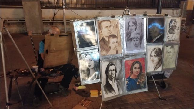 Москва, Арбат - люди, авто, магазины, кафе, рестораны, ночная жизнь Фрагмент 21
