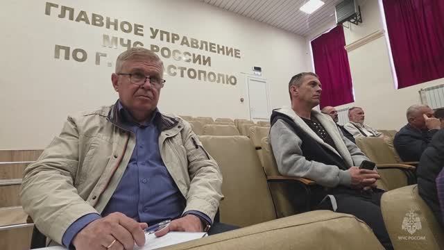 В Севастополе сотрудники ГИМС МЧС России разъяснили судоводителям новую законодательную базу