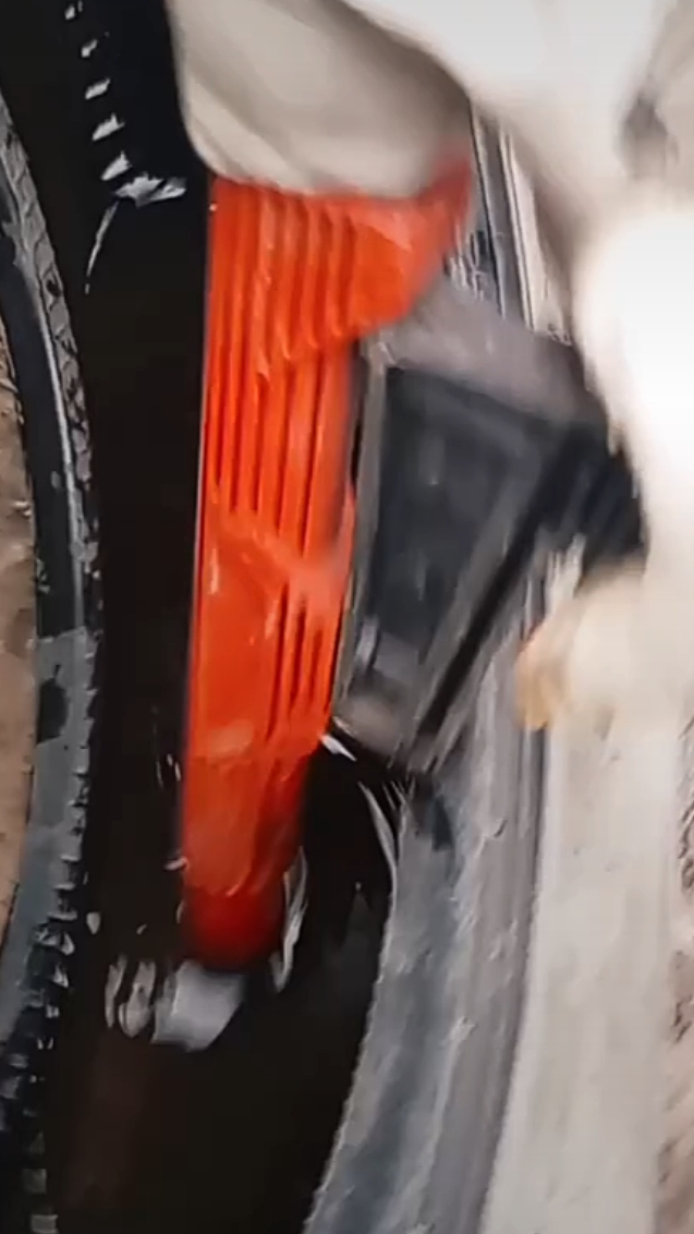 Как удалить воду из шины.