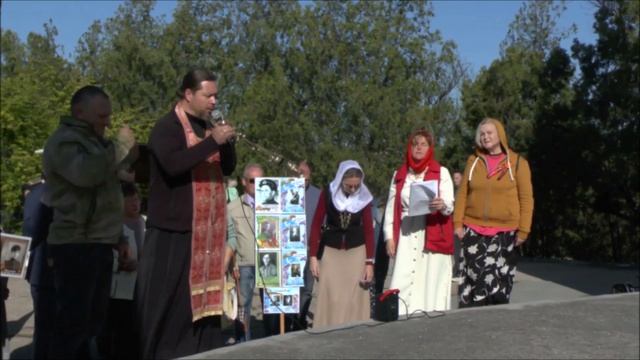 Молебен у памятника Гвардейской армии 8.05.26г.