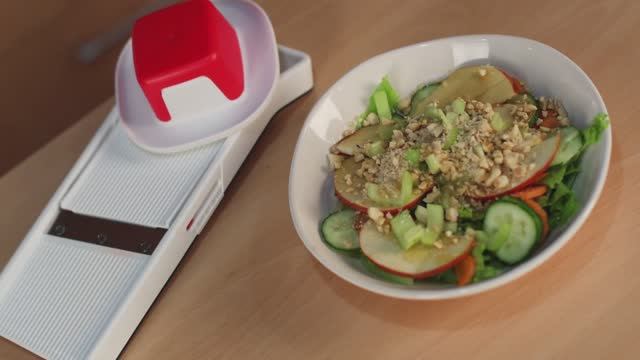Tupperware Moscow | Шинковка «Мандолина Юниор»
