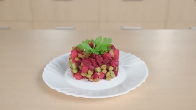Tupperware Moscow | Кастрюля «Universal» (4 л): винегрет