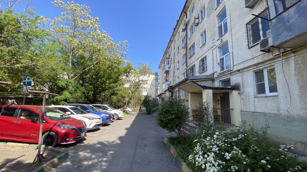 Купить однокомнатную квартиру с ремонтом в Новороссийске Южный район