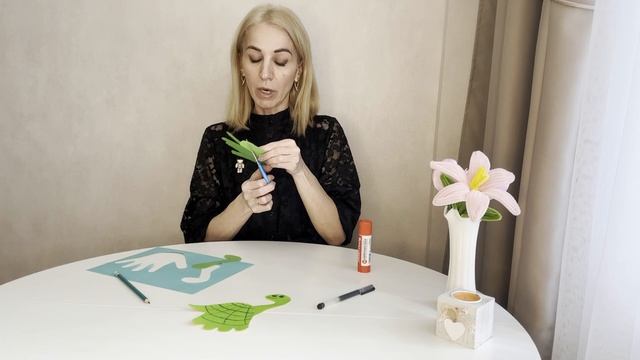Ирина Михайлова  Развивашки Делаем черепашку при помощи ладошки 5+