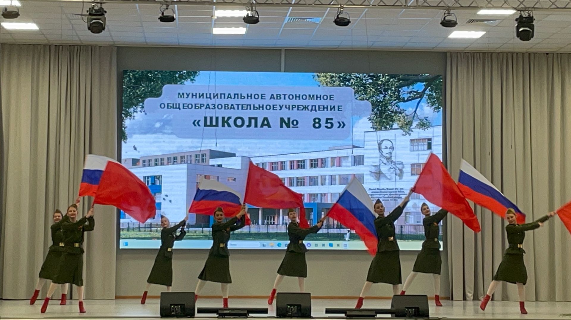 ОТЧЕТНЫЙ КОНЦЕРТ ХОРЕОГРАФИЧЕСКОГО ОТДЕЛЕНИЯ ДШИ №1. ТАНЕЦ "ПРАЗДНИК ВЕСНЫ". АНТ "ЛЕБЁДУШКИ"