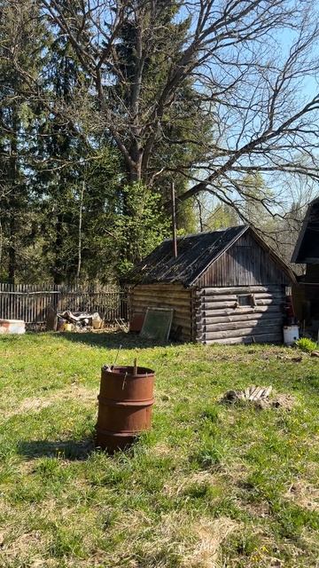 Продается 2-х эт. дача и баня (требуют ремонта) на участке 9 соток в пос Маяк ( бывший СНТ Дорожник)