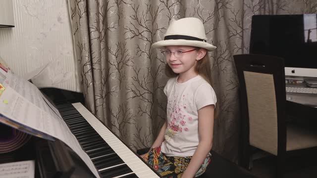 ВЫДУВАЙ.... (cover SunSay) Виктория Викторовна 7 лет.