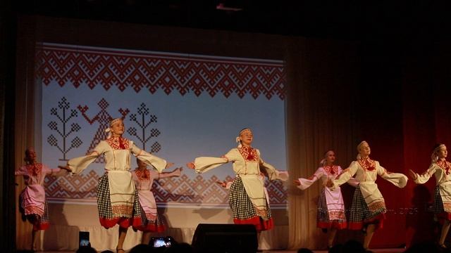 Танец "Белорусская плясовая" - учащиеся ДШИ