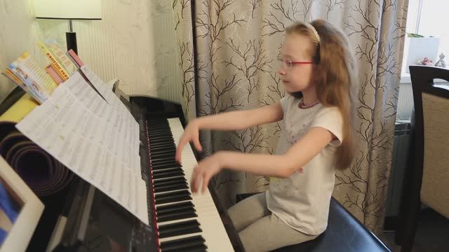 ВЫШЕ ГОЛОВЫ  ( cover  SunSay ) Виктория  Викторовна  7 лет.