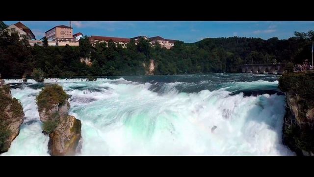 Взгляд изнутри #14: широкоформатный Рейнский водопад (Rheinfall) в 4K