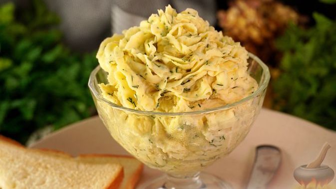 КАРТОФЕЛЬНАЯ НАМАЗКА СО СМЕТАНОЙ, ЛУКОМ И ЧЕСНОКОМ