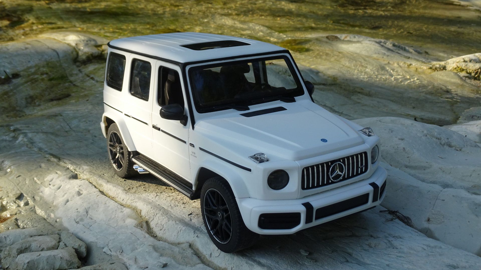 Rastar Mercedes-AMG G63 1:14 Scale RC Car - Off-road driving