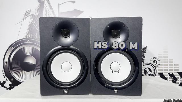 Лоб в лоб YAMAHA HS 80 M против YAMAHA HS 8