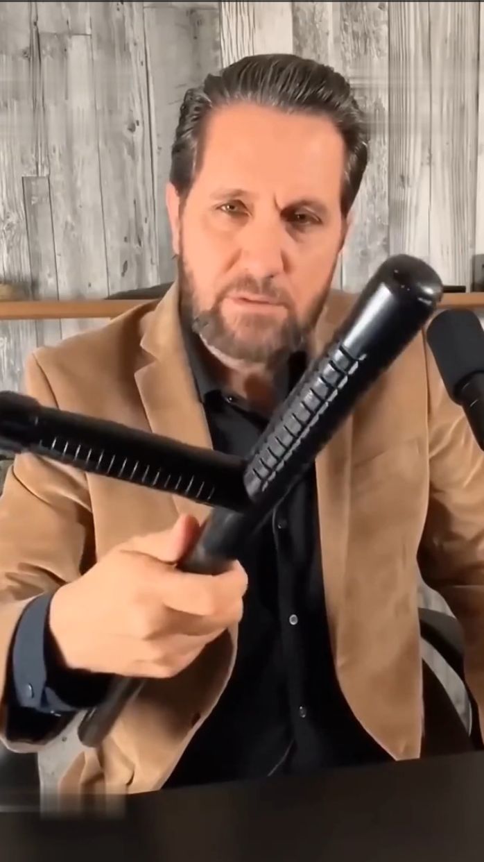 Полицейская дубинка не для битья