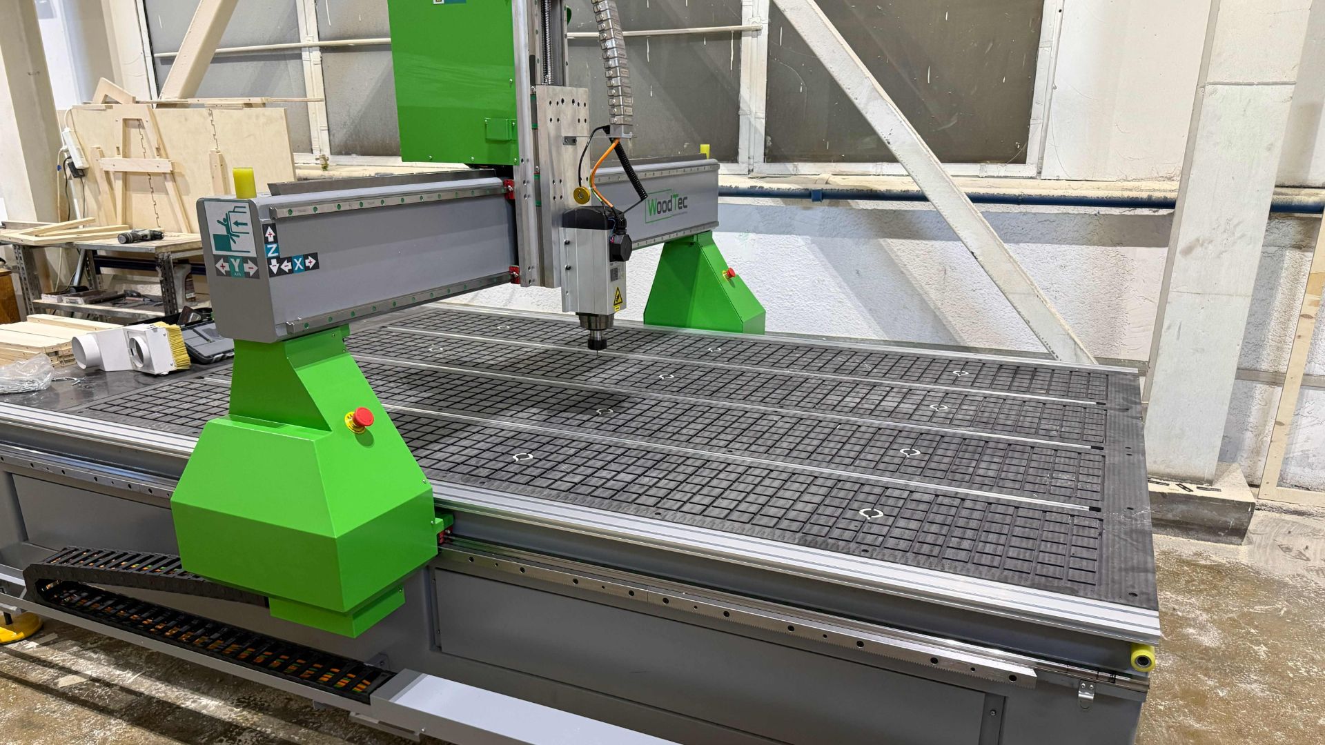 woodtec H1625 после наладочных работ в Ярославле резка фанеры