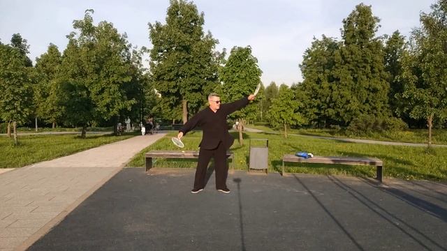 Упражнения с ракеткой для Тайцзи (6)