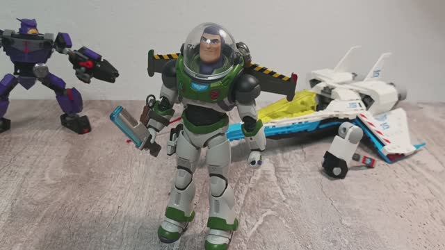 Buzz Lightyear Alpha Suit | Обзор | Кадры из фильма