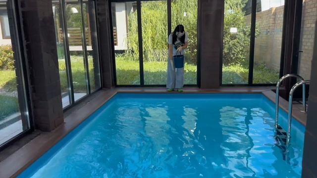Очистка воды в бассейне. Все что вам нужно знать-  в этом видео.