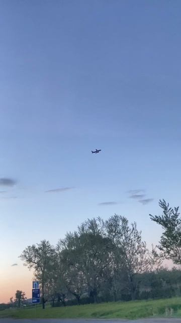 Закат, небо, самолет ✈️