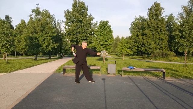 Упражнения с ракеткой для Тайцзи (9)