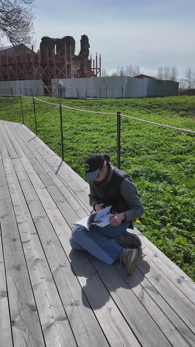 Крепость Копо́рье расположена в 12 км к югу от побережья Финского залива 13.05.2026