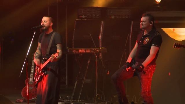 ПИЛОТ - Рок-группа ПилОт - Осень (LIVE, «Двадцатничек!» в Юбилейном 11.02.17)