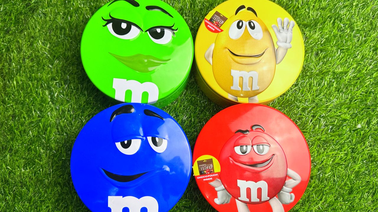 Удовольствие на несколько минут:  Радужные ванночки с конфетами M&M's и волшебной слизью