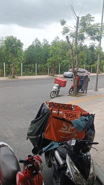 Битва доставок в Хошимине! 🇻🇳
