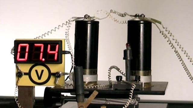 Разряд конденсатора большой емкости